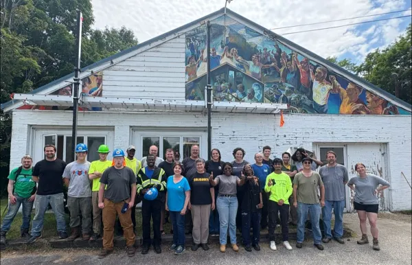Pre-Apprentices Fix Up Union Hall & Learn From Elder Union Members ...